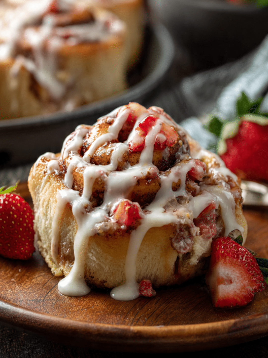 Strawberry Cheesecake Cinnamon Rolls – 1 Easy & Irresistible